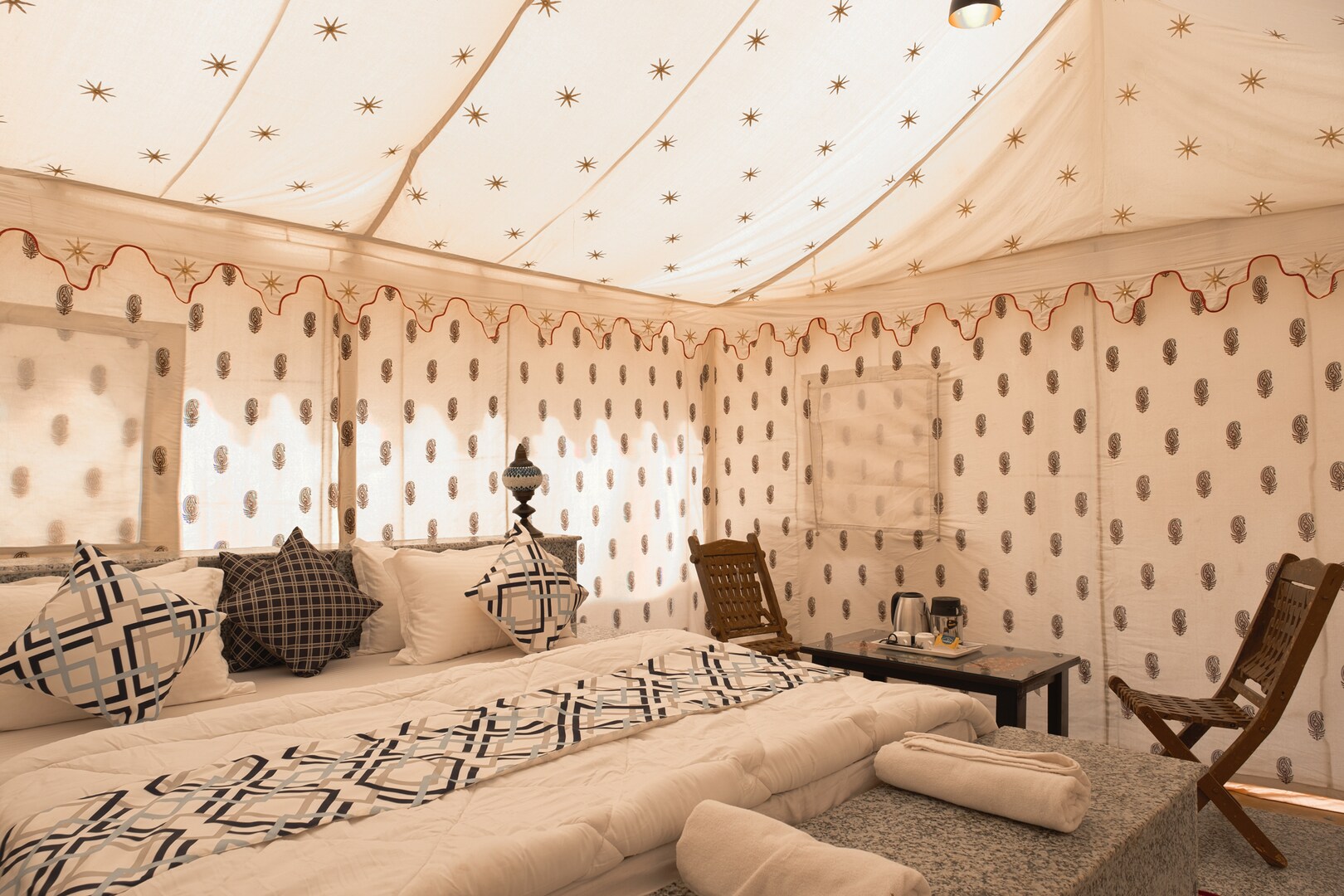 Best Desert Resort In Jaisalmer – Come In As Guest. Leave As Family